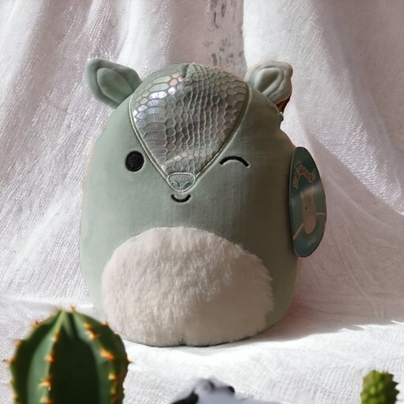Squishmallows | Toys | Arilla Winking The Mint Green Armadillo 7 ...